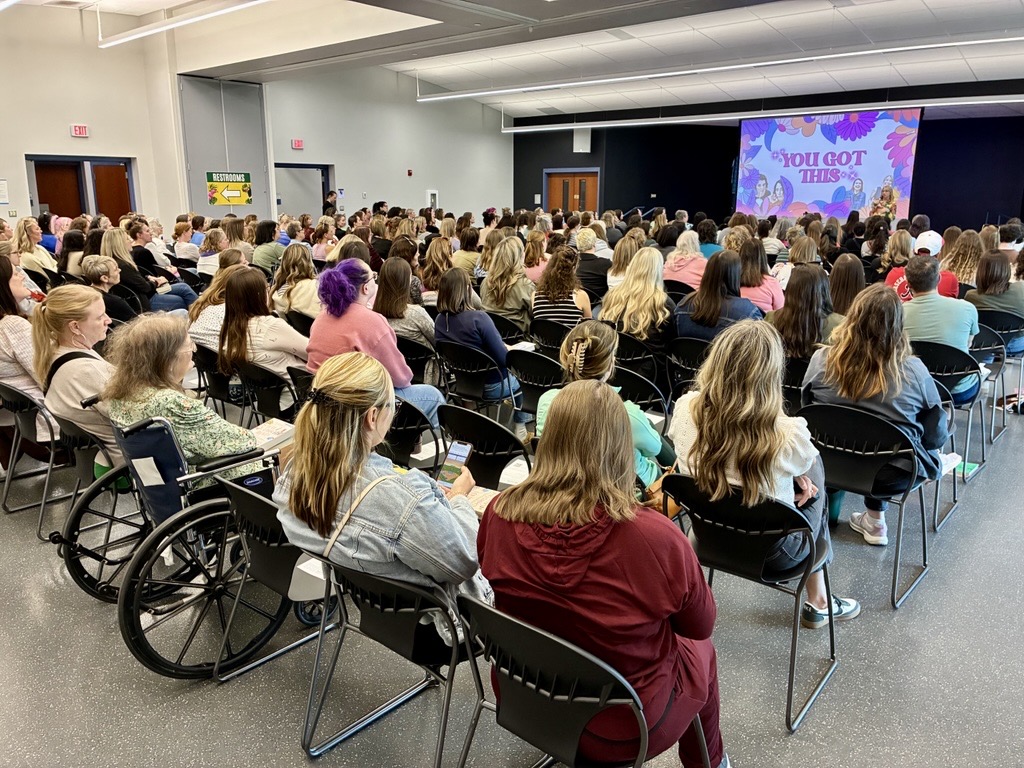 Lauren Billings Brings the Magic of Christina Lauren to KCPL | Kenton ...